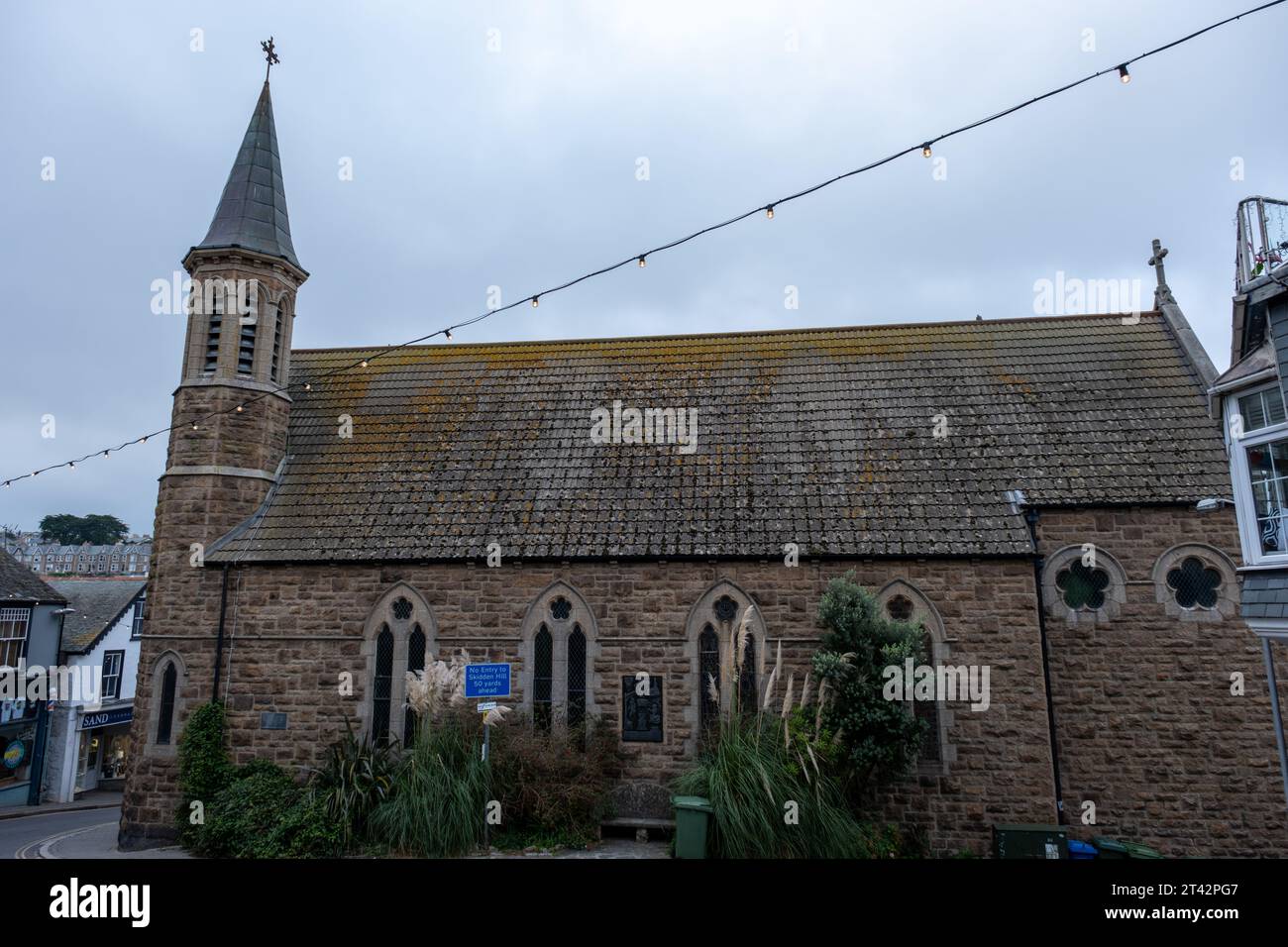 Sacred heart church community hi-res stock photography and images - Alamy