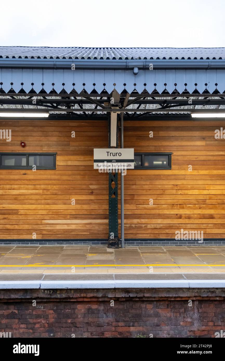 Truro Train Station Platform Stock Photo - Alamy