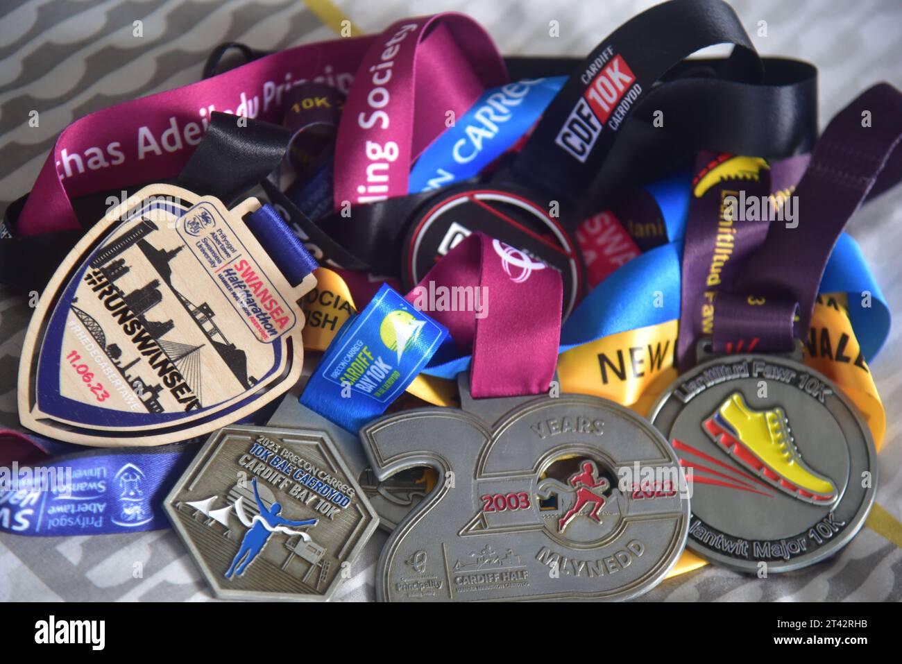 20 years of the cardiff half marathon hi-res stock photography and ...