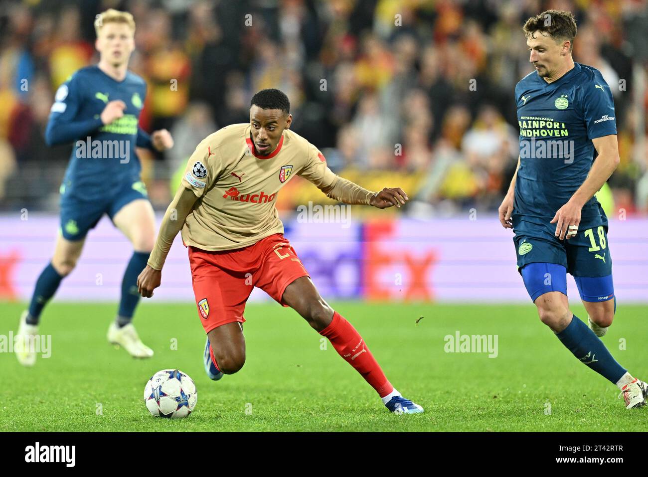 Lens, France. 24th Oct, 2023. Morgan Guilavogui (27) of RC Lens nd ...