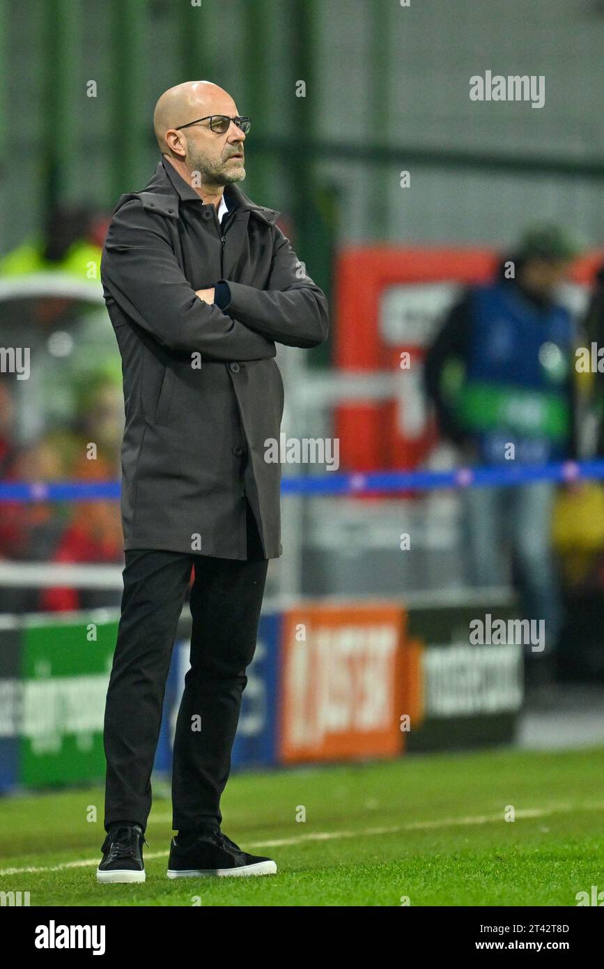 Lens, France. 24th Oct, 2023. Head Coach Peter Bosz of Eindhoven ...