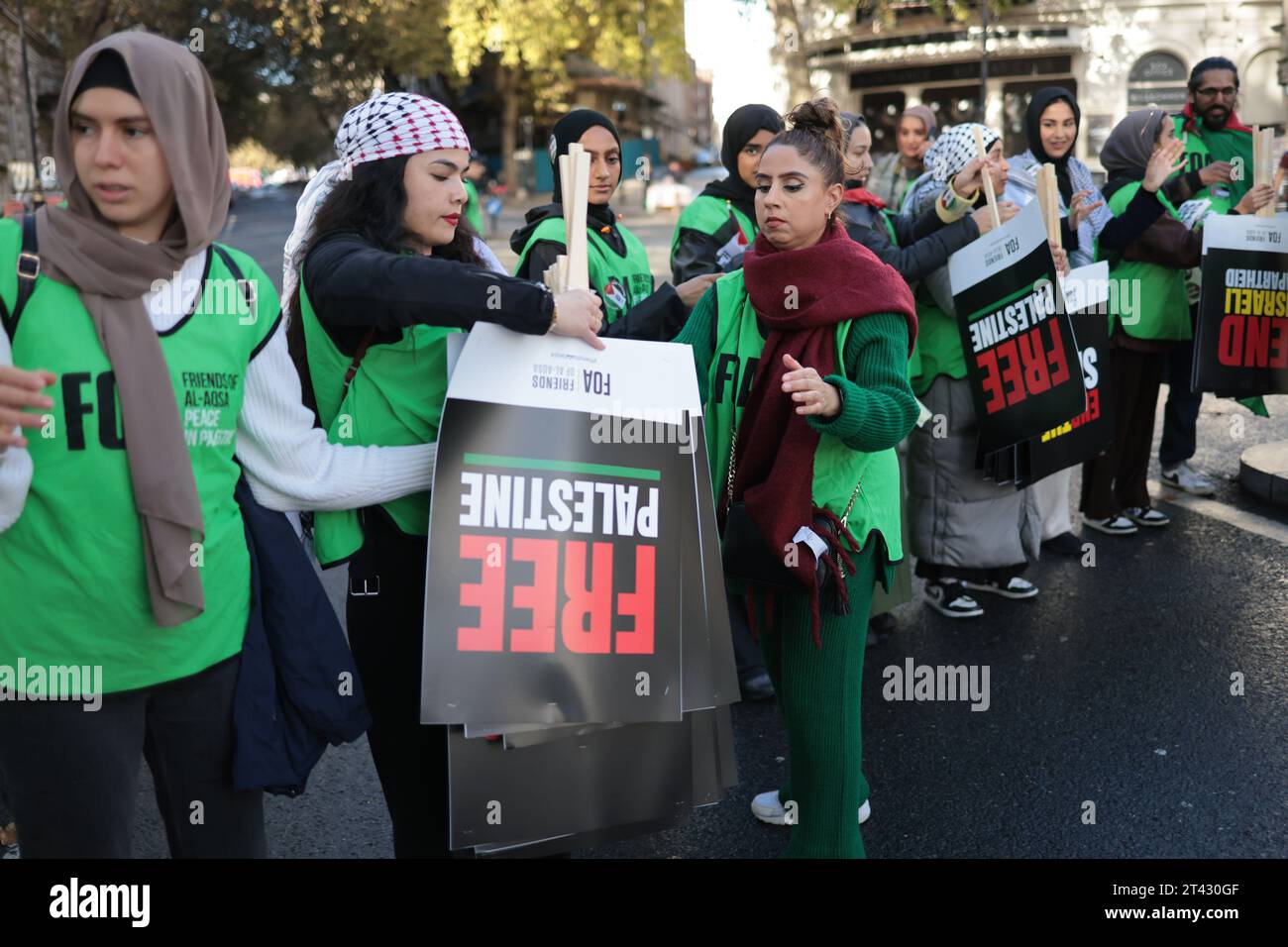 London, UK. 28th Oct, 2023. Protestors take to the streets of ...