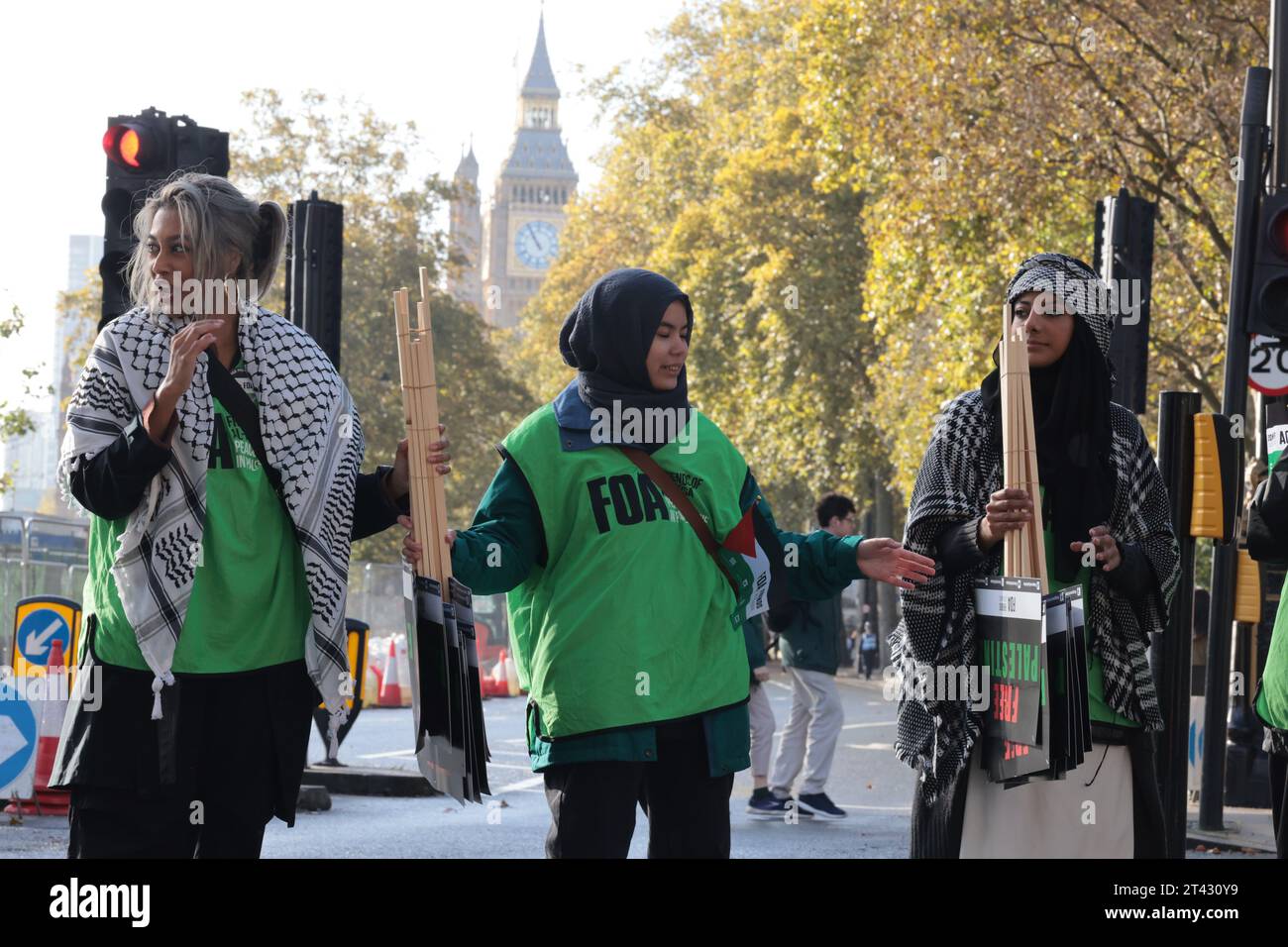 London, UK. 28th Oct, 2023. Protestors take to the streets of ...