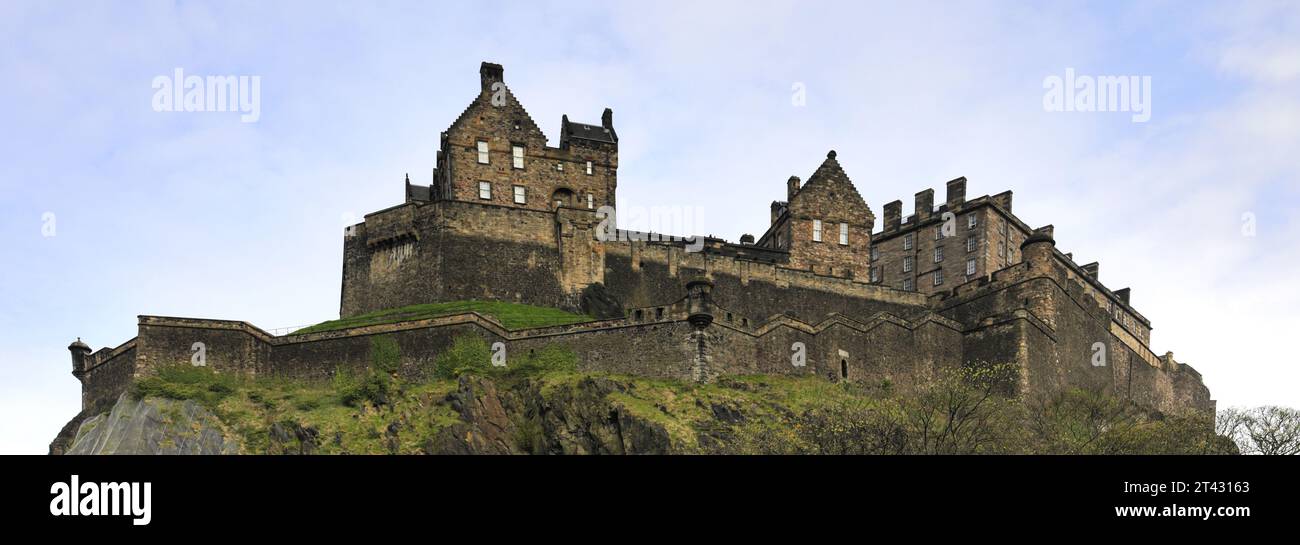 Spring view over Edinburgh castle from Princes Street Gardens ...