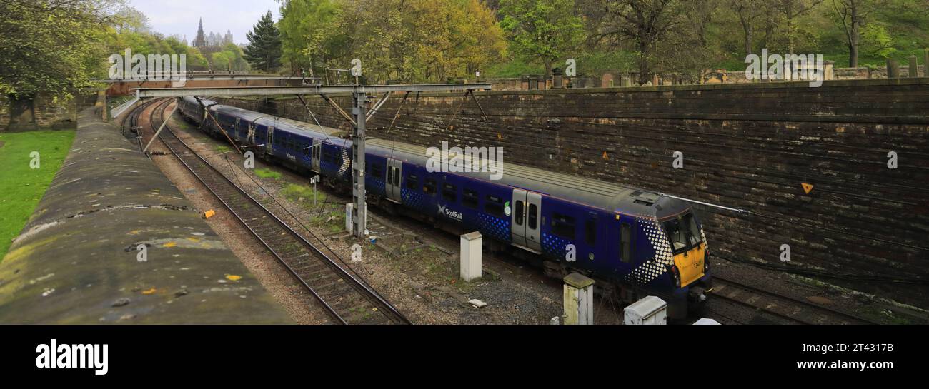 Scotrail 334019 leaving Edinburgh Waverley station; Edinburgh City ...