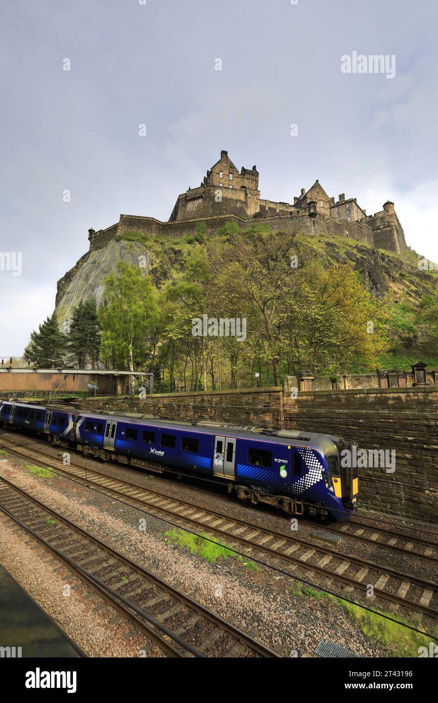 Scotrail 385101 leaving Edinburgh Waverley station; Edinburgh City ...