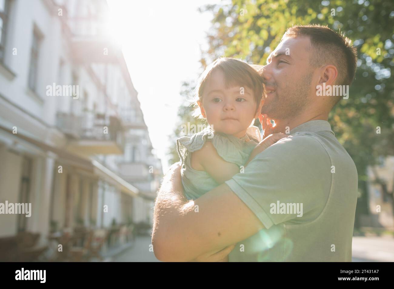 Father and young daughter cuddling hi-res stock photography and images ...