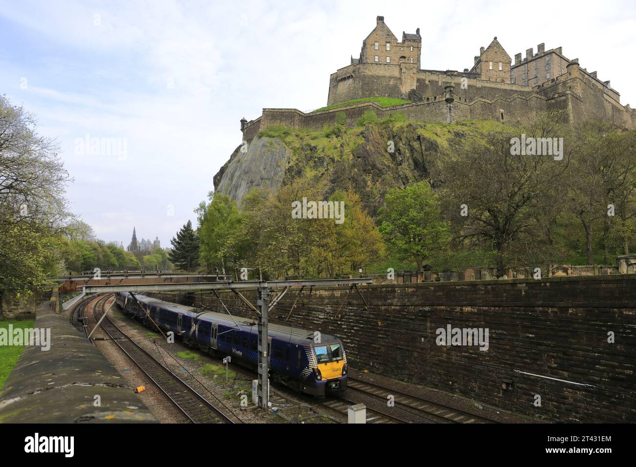 Scotrail 334019 leaving Edinburgh Waverley station; Edinburgh City ...
