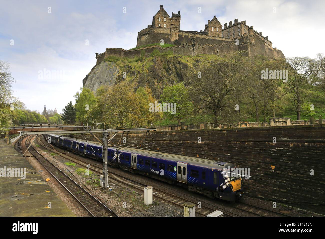 Scotrail 334032 hi-res stock photography and images - Alamy