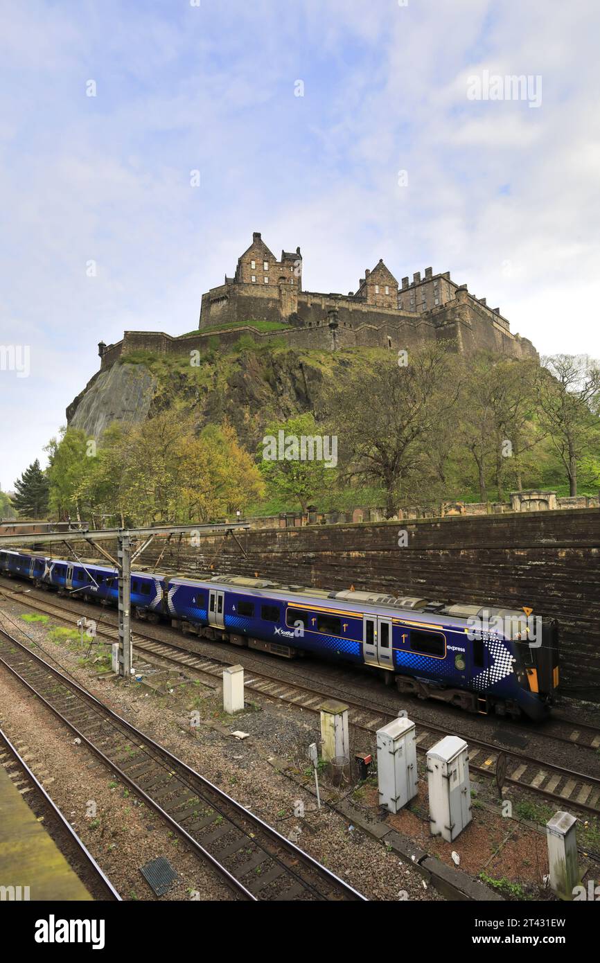 Scotrail 385107 leaving Edinburgh Waverley station; Edinburgh City ...