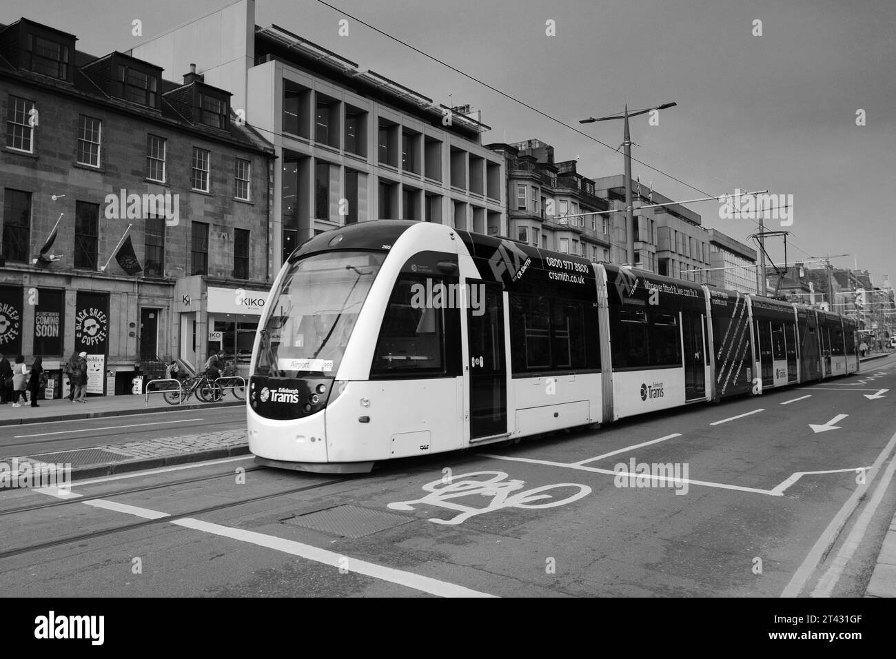 One of the Edinburgh Trams, Edinburgh city centre, Scotland, UK Stock ...