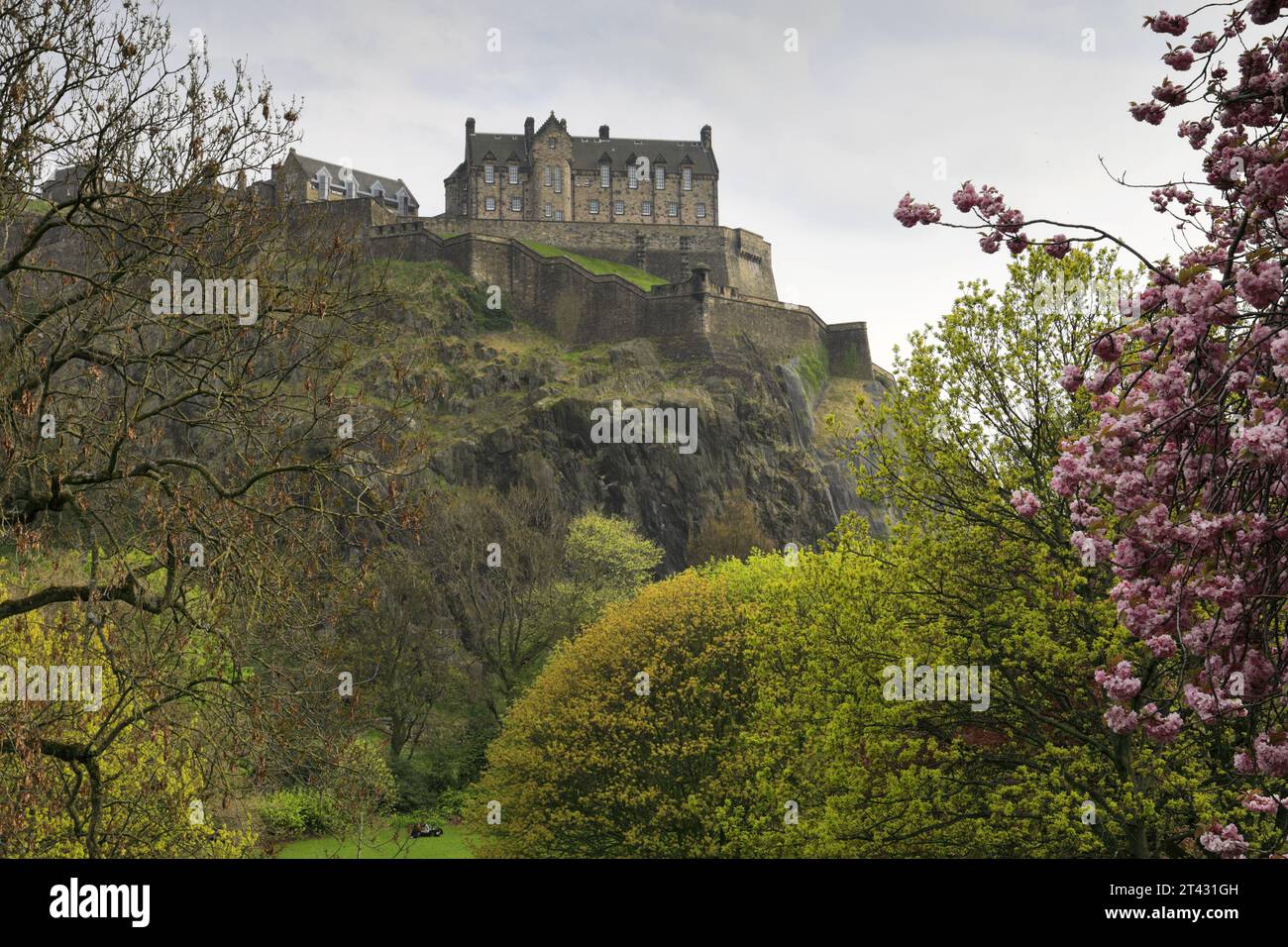 Spring view over Edinburgh castle from Princes Street Gardens ...