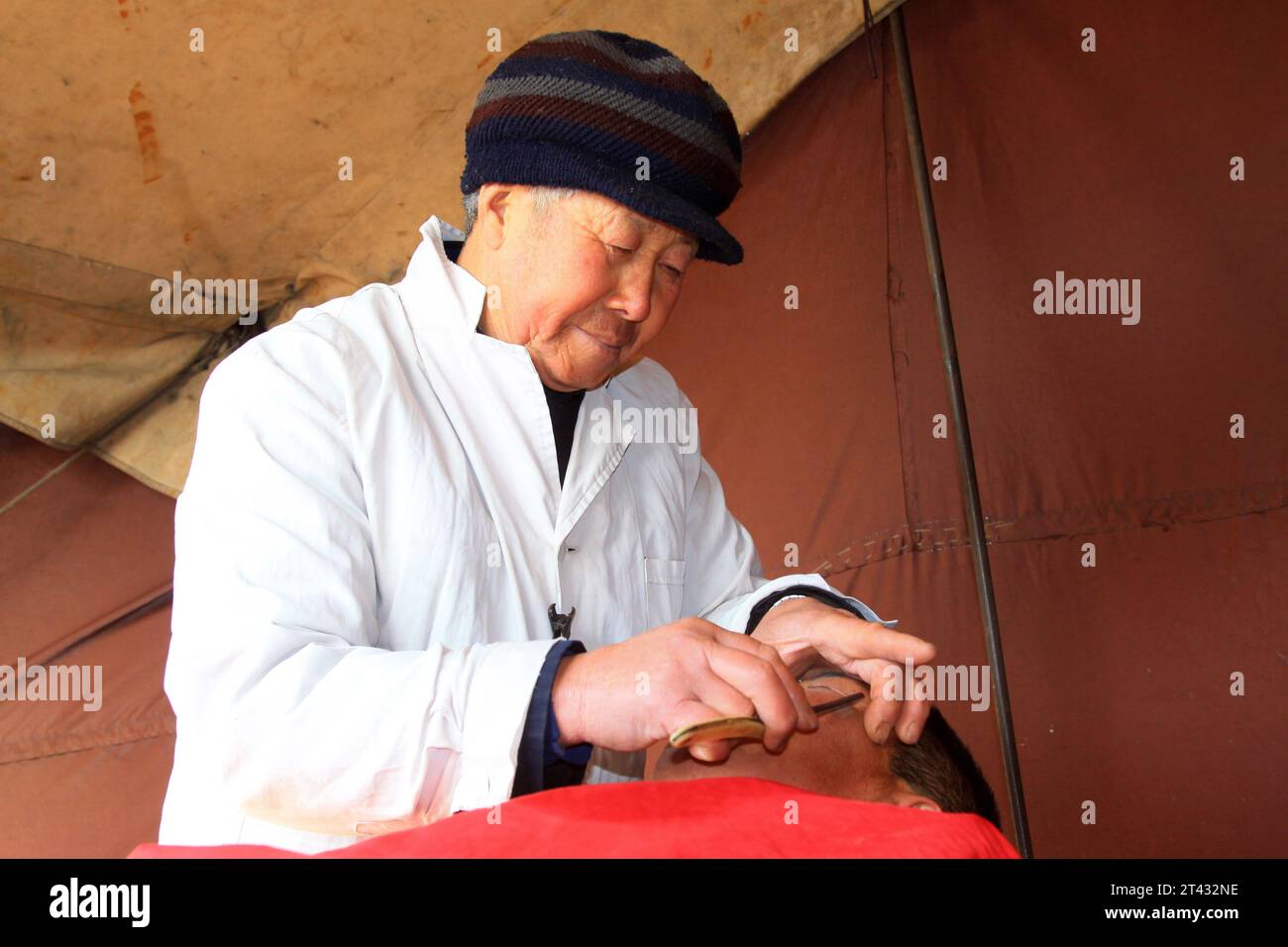 LUANNAN COUNTY - JANUARY 28: The master shaved in customer shave, in ...