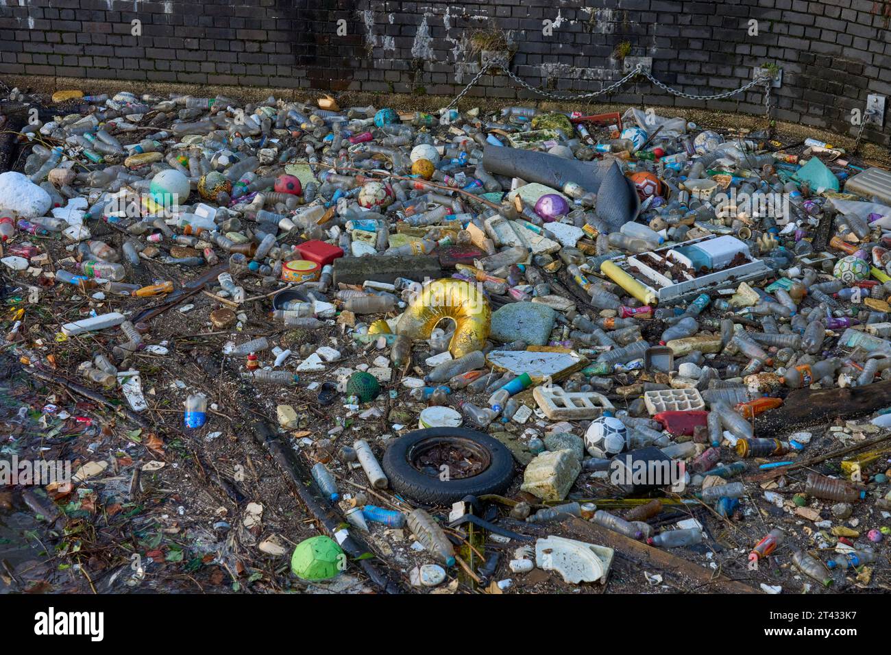 River irwell pollution hi-res stock photography and images - Alamy