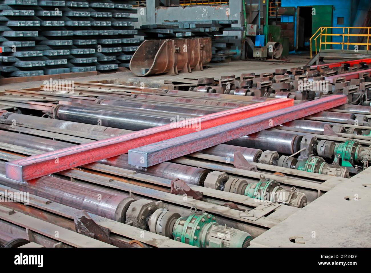 Forging a steel ingot hi-res stock photography and images - Alamy