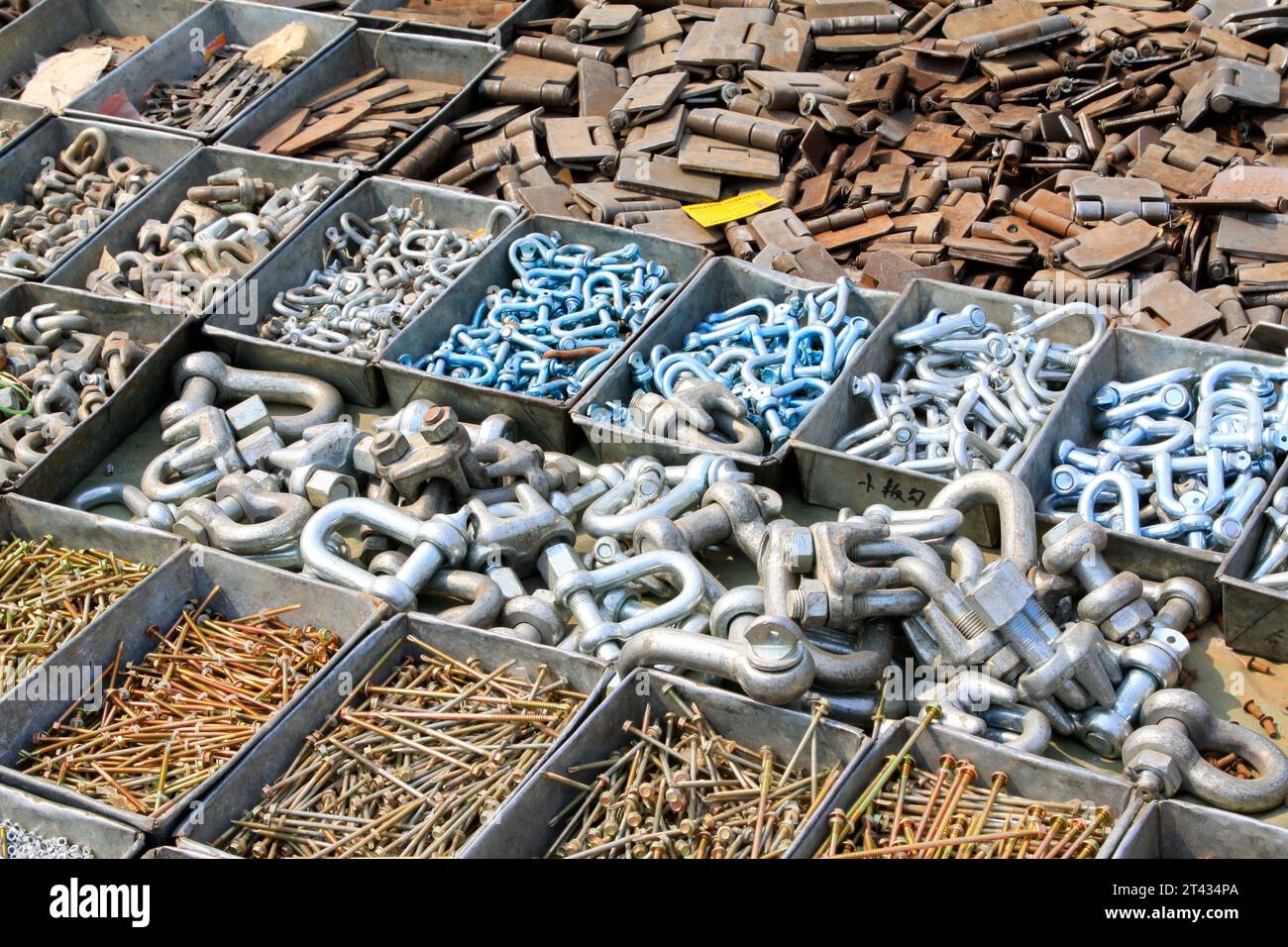 Spare parts fasteners bolts hi-res stock photography and images - Alamy