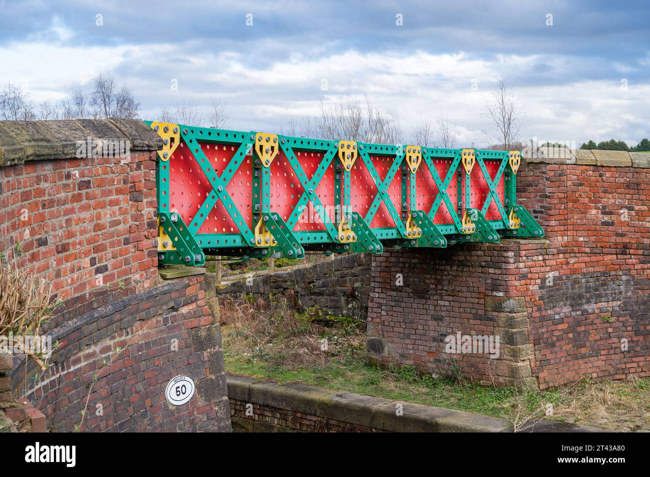 Meccano canal bridge hi-res stock photography and images - Alamy