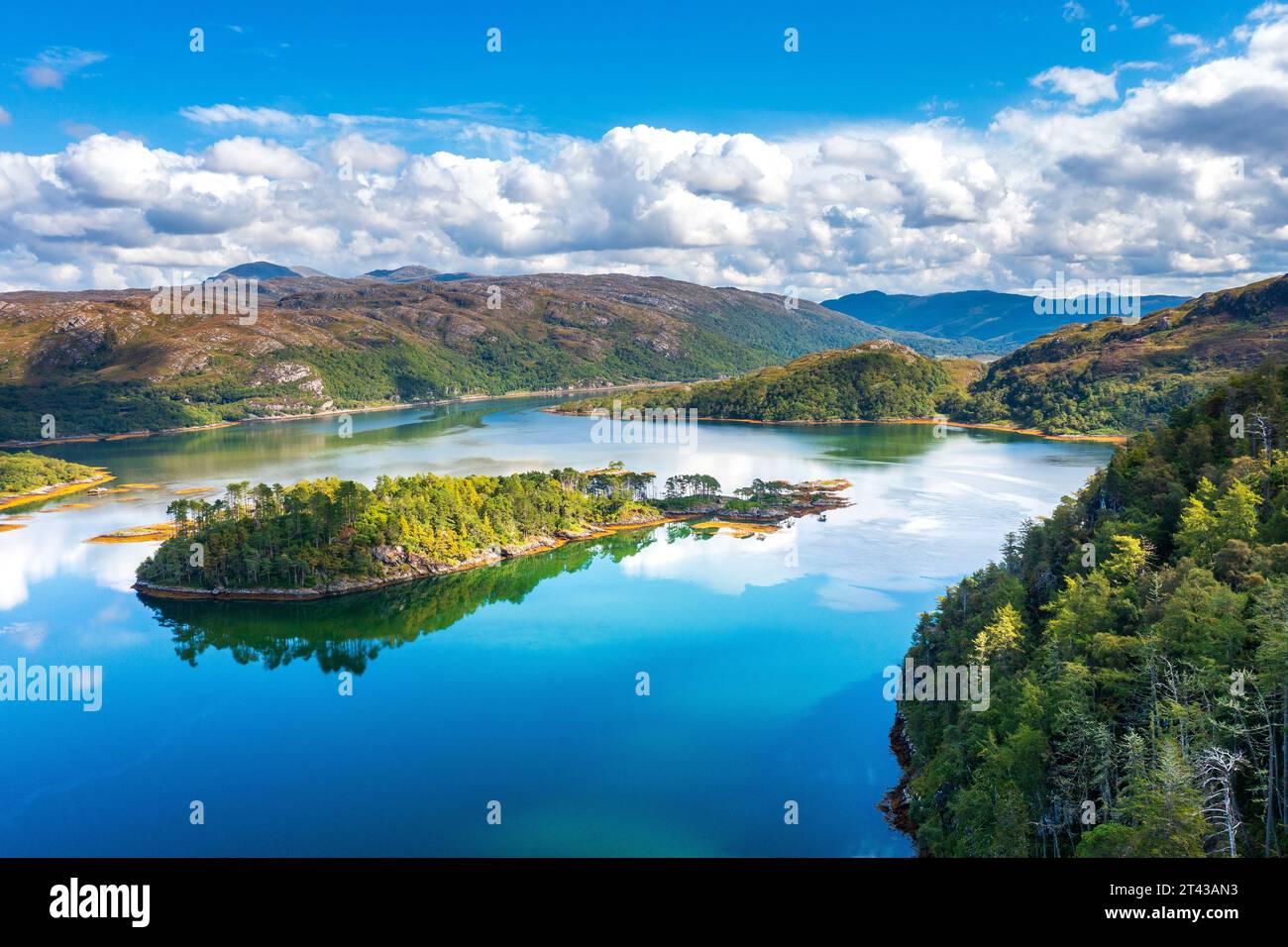 Quintessential island castle hi-res stock photography and images - Alamy
