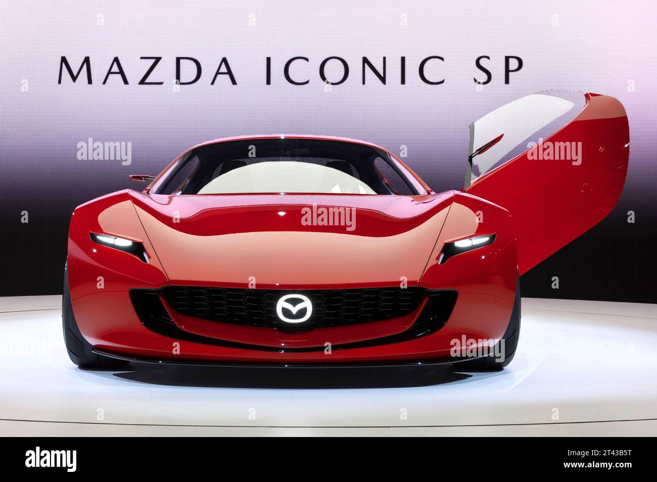 Mazda Iconic SP auf der Japan Mobility Show 2023 auf dem Messegelände Tokyo Big Sight. Tokio, 28 ...