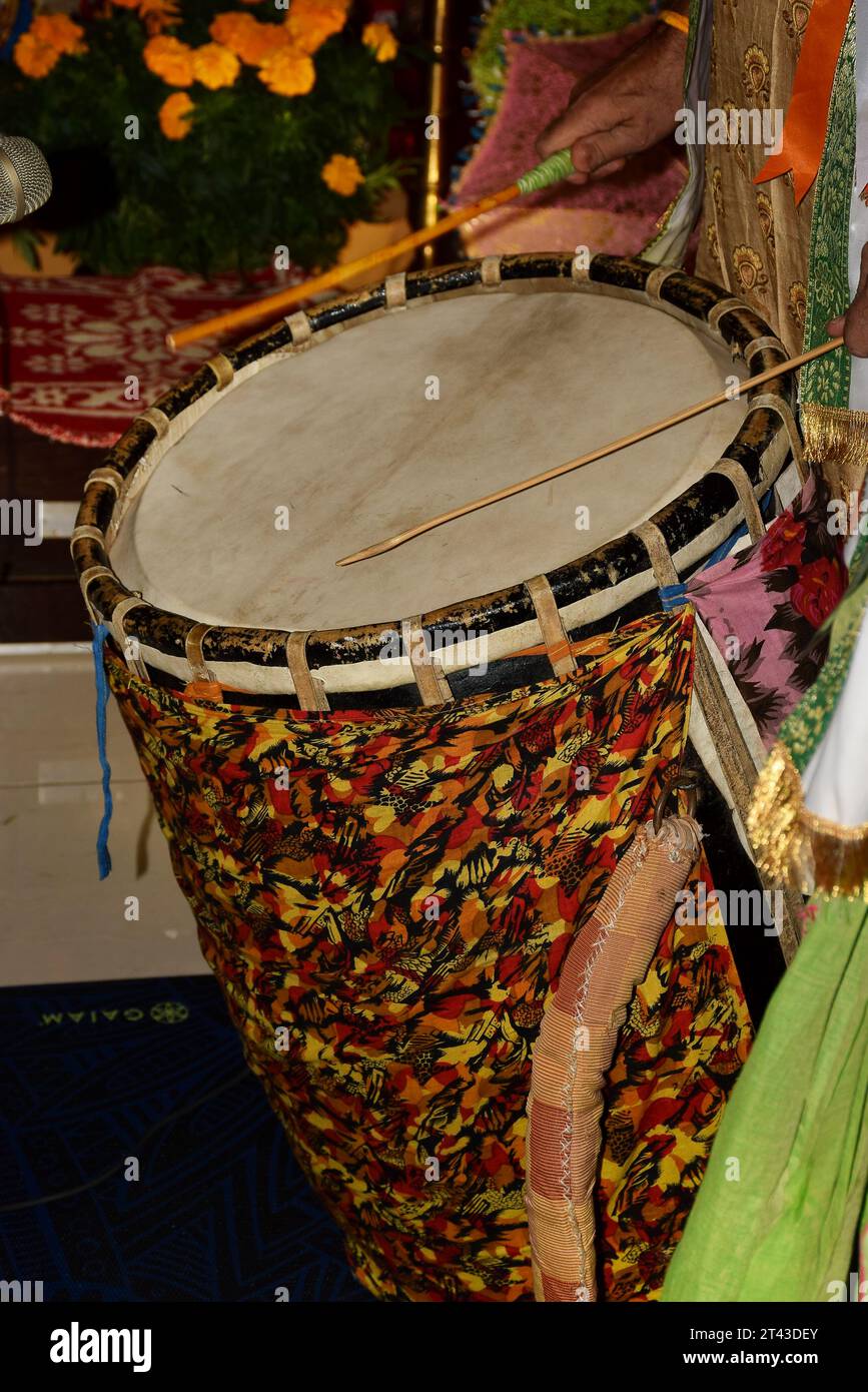 Durga puja drum hi-res stock photography and images - Alamy