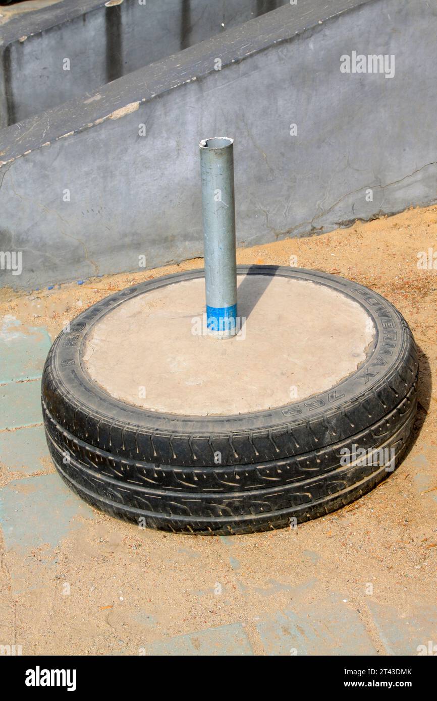 Fixed counterweight hi-res stock photography and images - Alamy