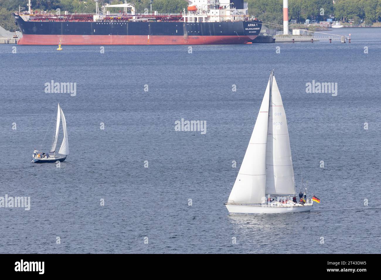 Cargo sailboat hi-res stock photography and images - Alamy
