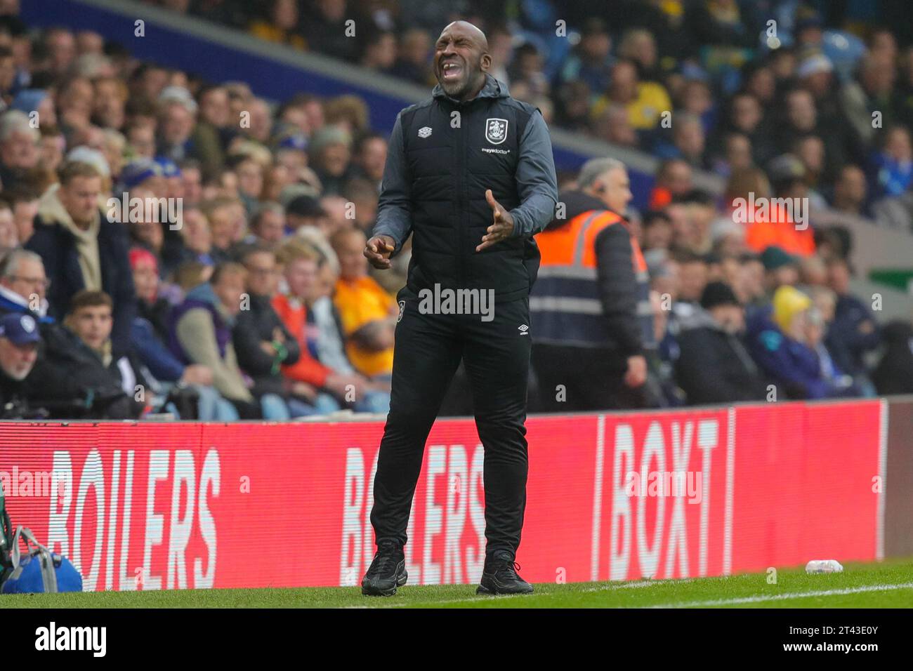 Angry football manager hi-res stock photography and images - Alamy