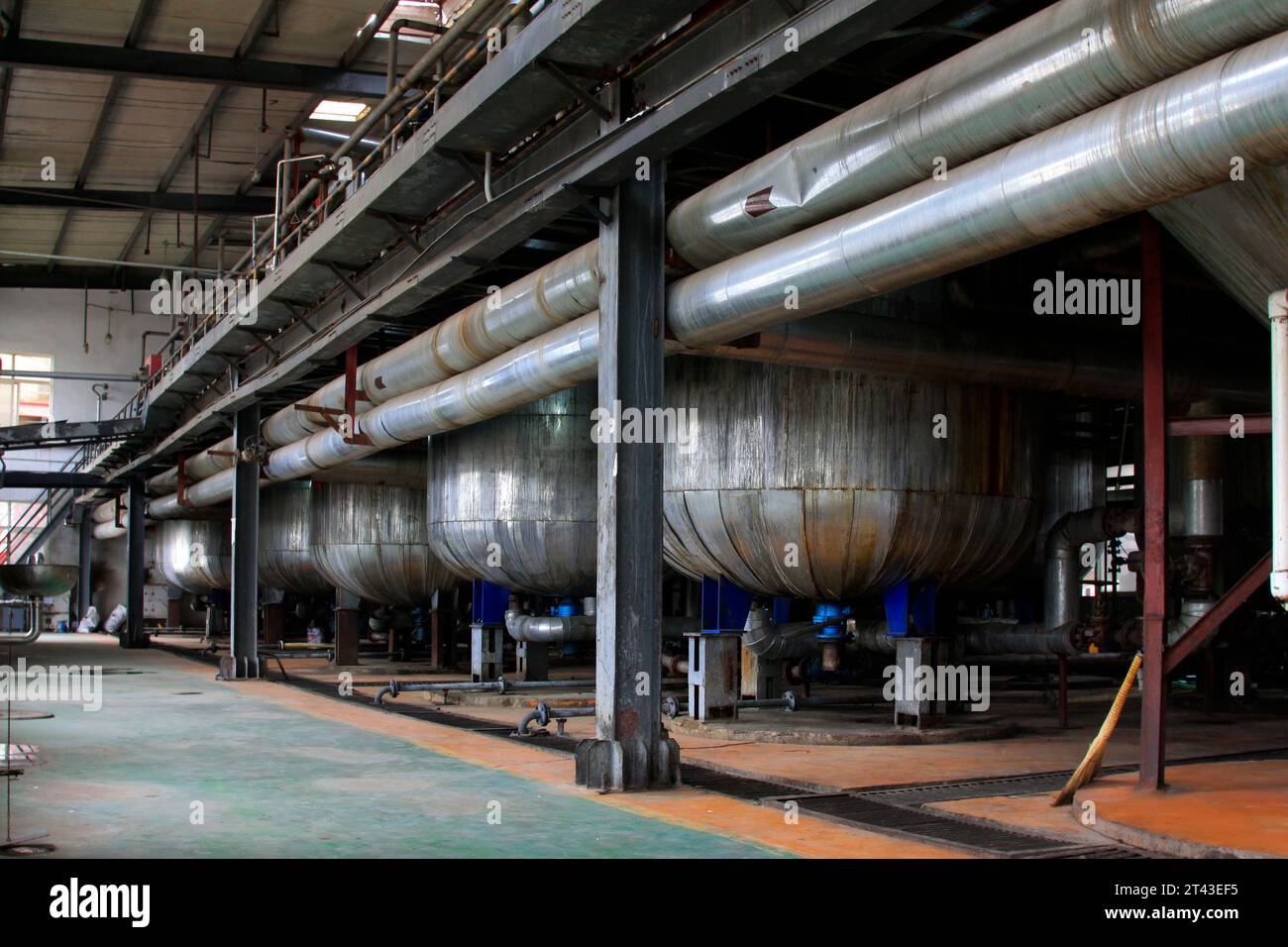 Production facilities hi-res stock photography and images - Alamy