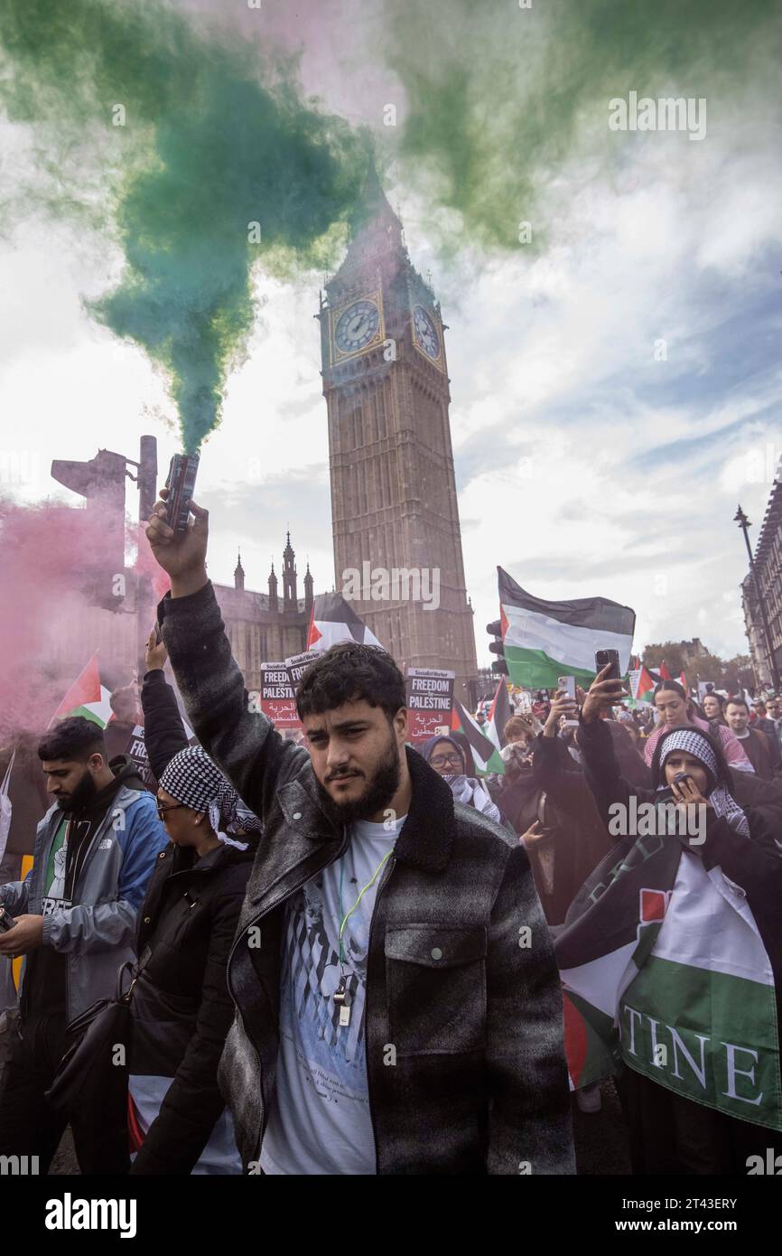 London, UK. 28th Oct 2023. An estimated 100,000 people take part in the ...