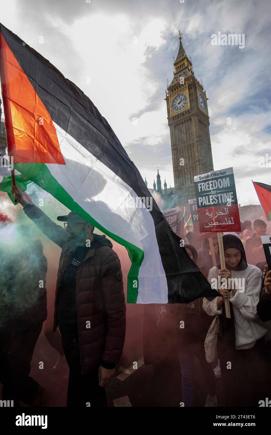 London, UK. 28th Oct 2023. An estimated 100,000 people take part in the ...