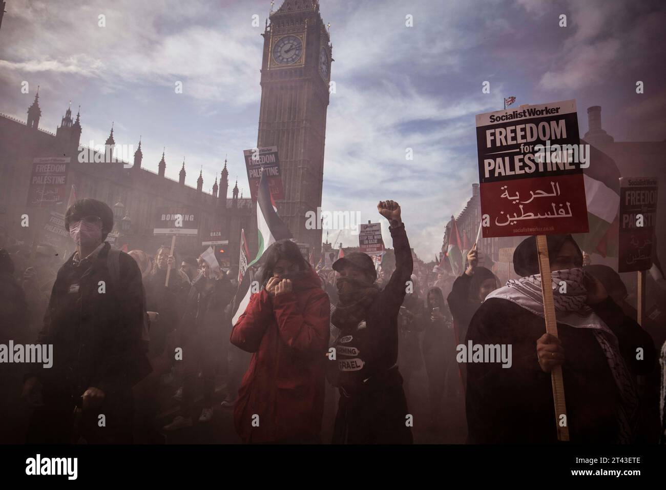 London, UK. 28th Oct 2023. An estimated 100,000 people take part in the ...