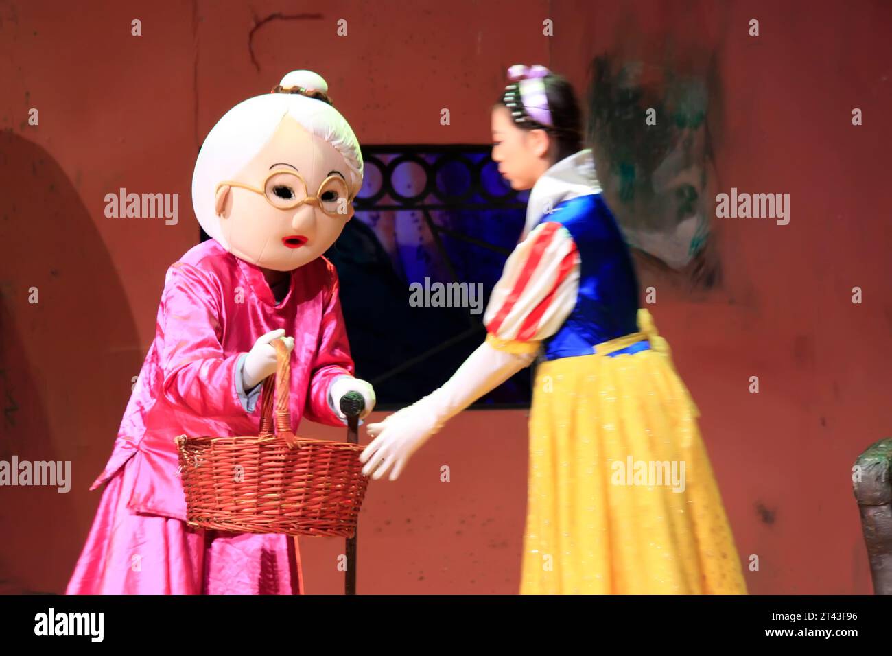 LUANNAN COUNTY - APRIL 27: famous pantomime "Snow White and the seven ...