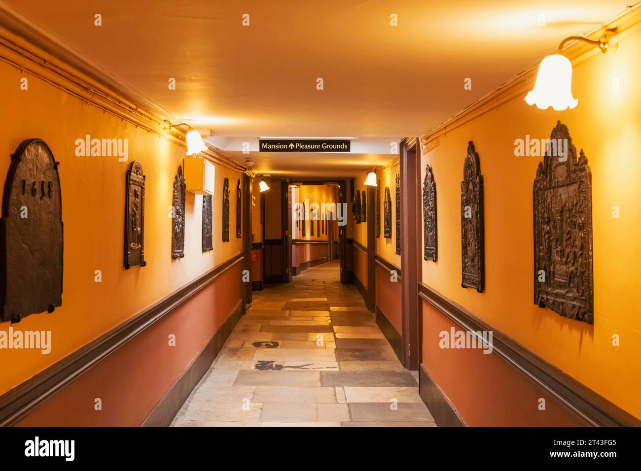 Servants quarters hi-res stock photography and images - Alamy
