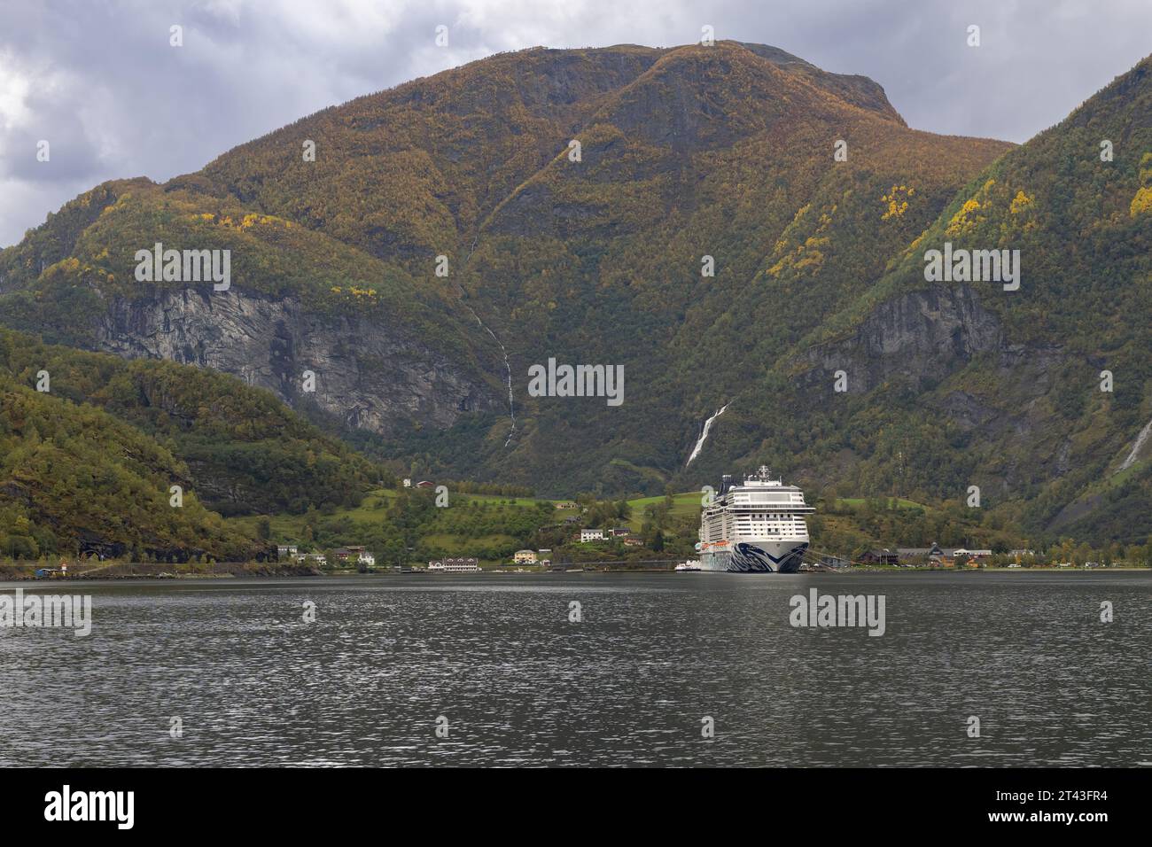 Fjord mountains in flam hi-res stock photography and images - Alamy