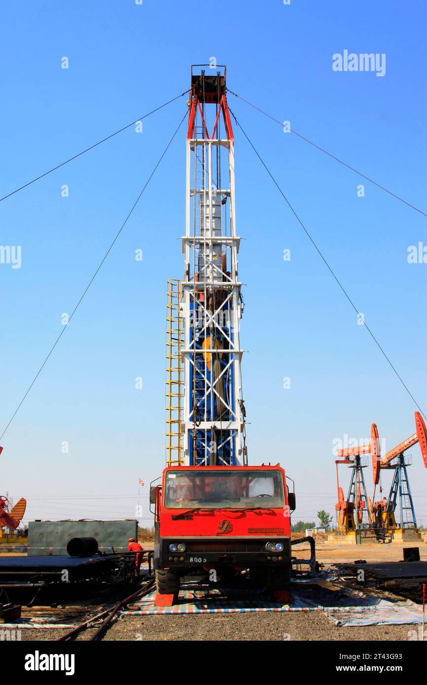 Tower mounted pumping unit hi-res stock photography and images - Alamy