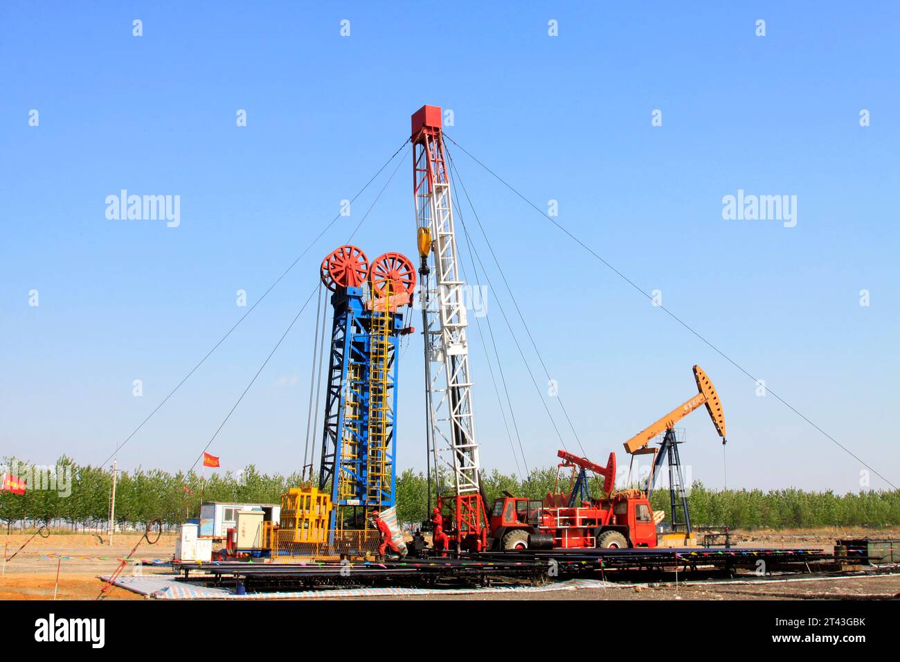 Tower mounted pumping unit hi-res stock photography and images - Alamy