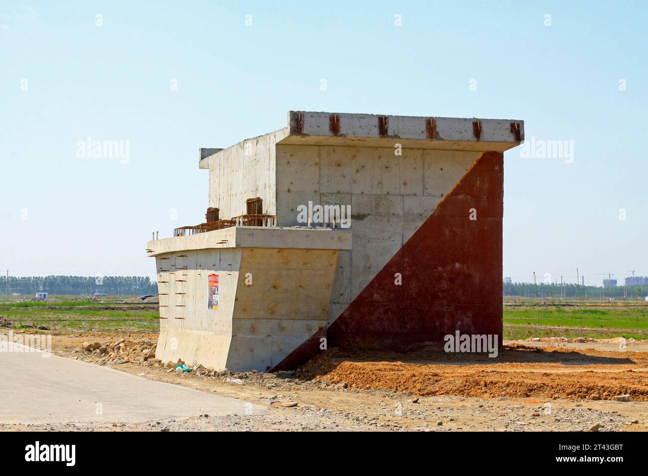 Pouring concrete bridge pier hi-res stock photography and images - Alamy