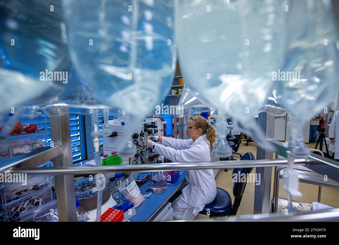 Chromatography process hi-res stock photography and images - Alamy