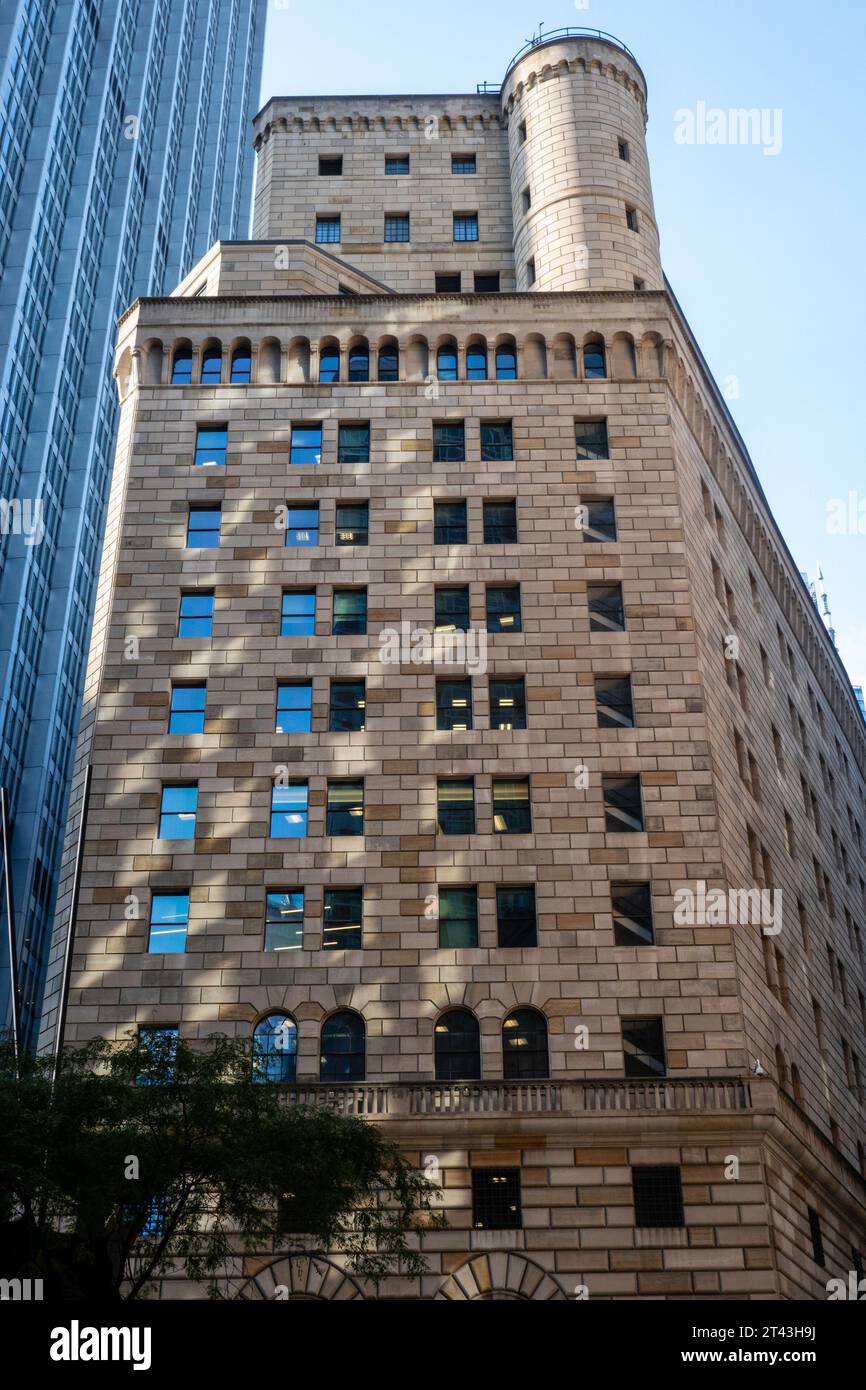 Nyc style street light hi-res stock photography and images - Alamy