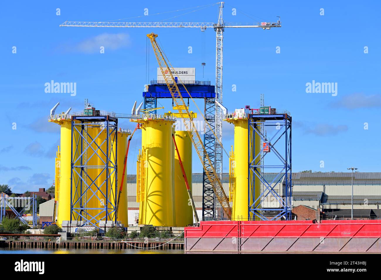 Smulders Howdon Tyne yard with the partly completed lower turbine ...