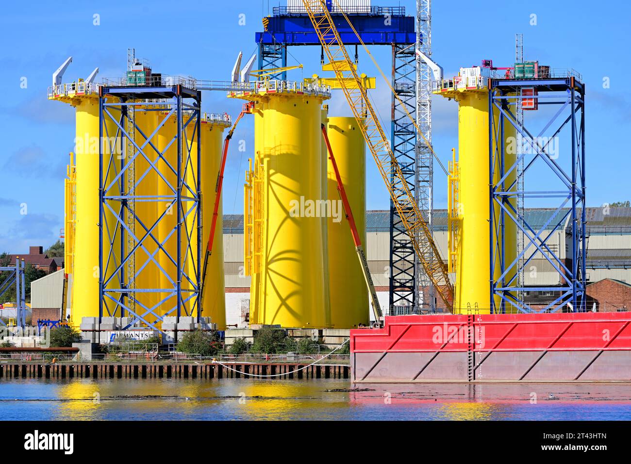 Smulders Howdon Tyne yard with the partly completed lower turbine ...