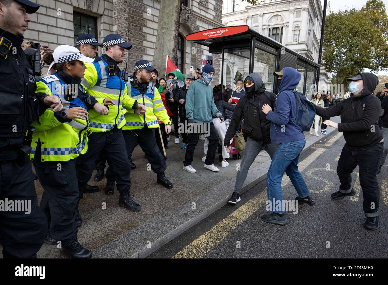 Far right protesters antagonised peaceful estimated 100,000 people ...