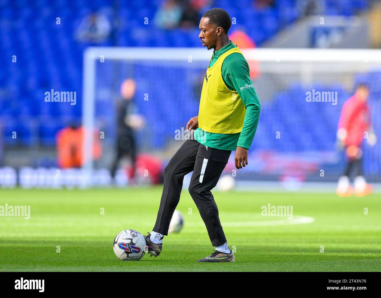 Mickel Miller #14 of Plymouth Argyle warming up during the Sky Bet ...