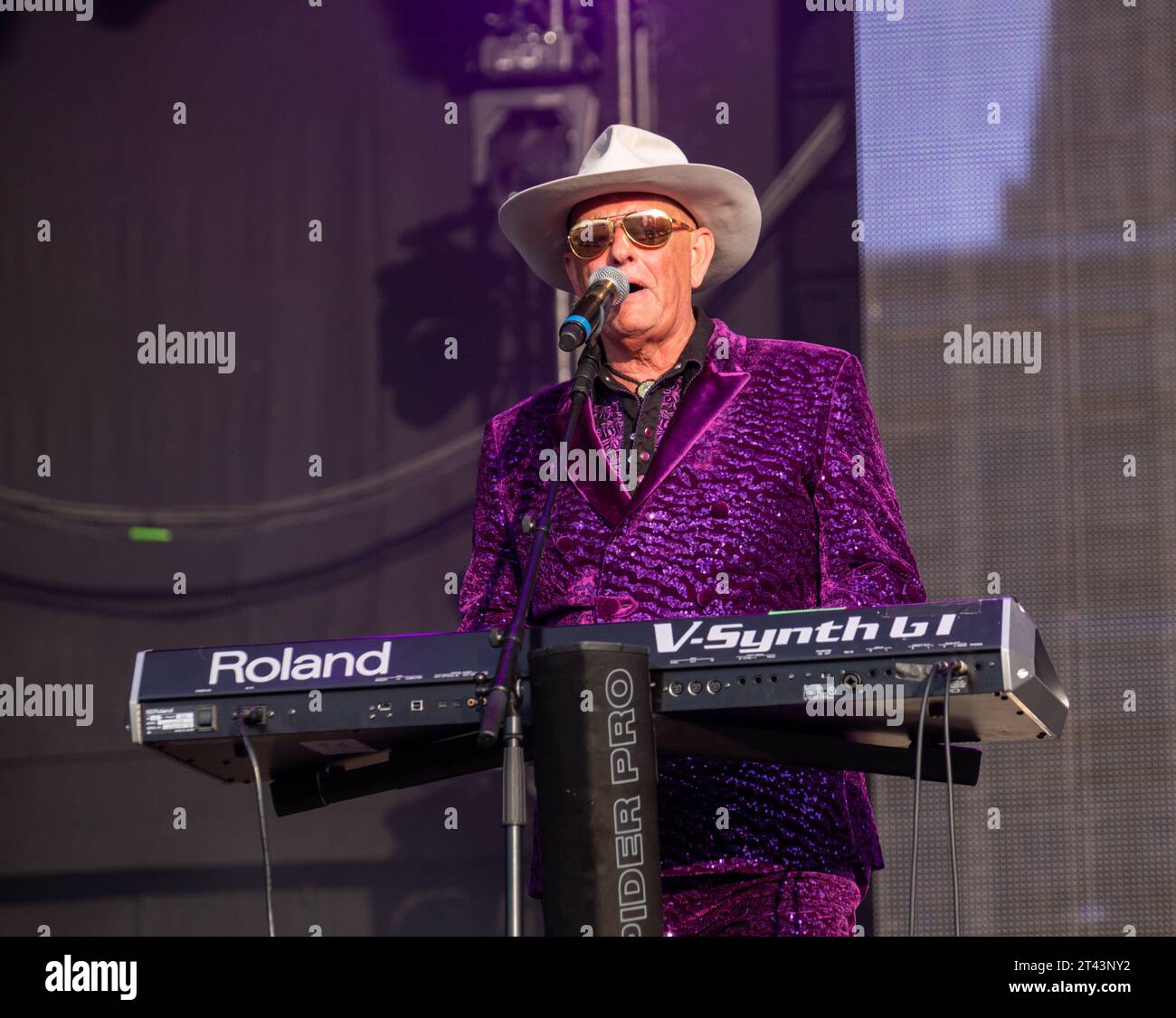 Martin ware hi-res stock photography and images - Alamy