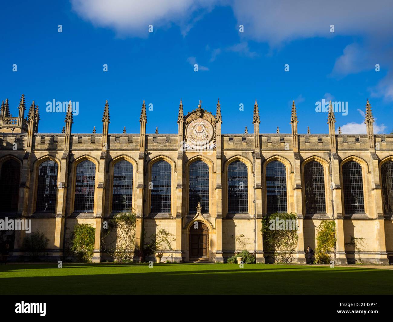 SunDial on, Codrington Library, All Souls College, University of Oxford ...