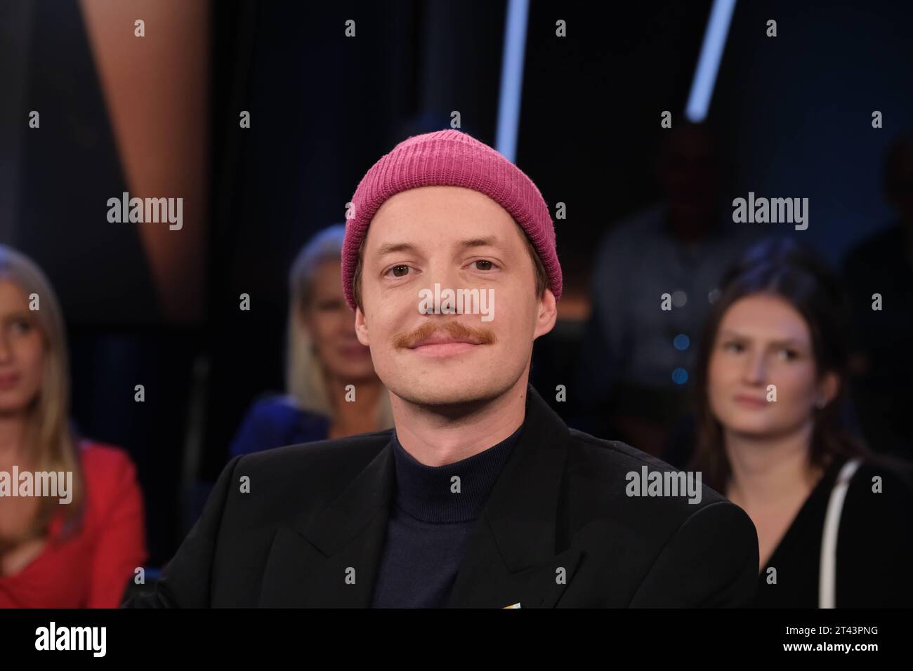 Merlin Sandmeyer zu Gast in der NDR Talk Show, Fototermin am 27.10.2023 im Fernsehstudio Hamburg ...