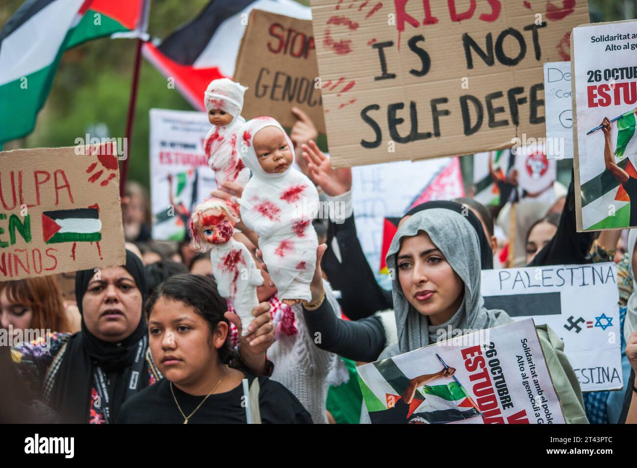 Shrouded dolls hi-res stock photography and images - Alamy