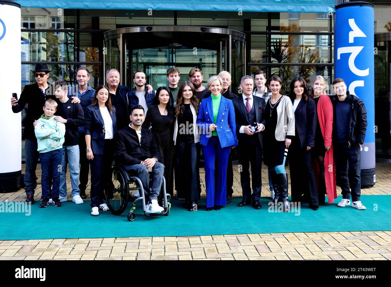 Thomas Koch, Ben Grünberg, Leonhard Scholz, Julian Weigend, Arzu Bazman ...