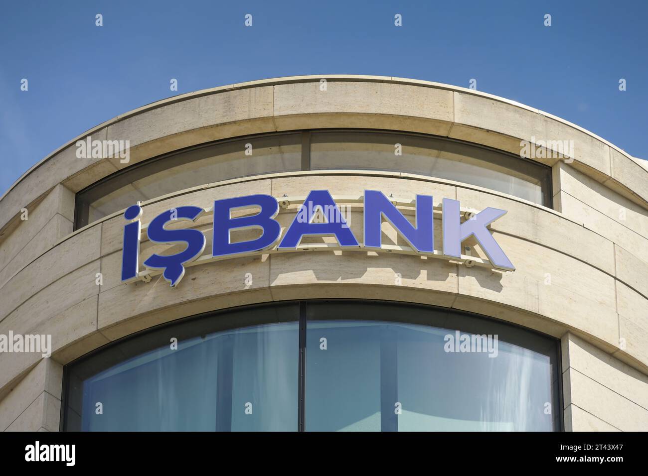 Logo einer Filiale der Isbank, Zeil, Frankfurt, Hessen, Deutschland ...