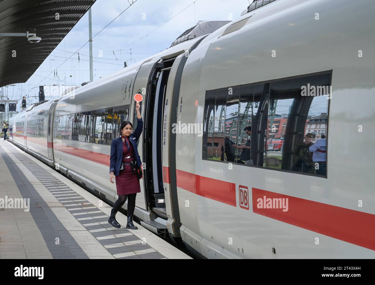 Abfahrtssignal hi-res stock photography and images - Alamy